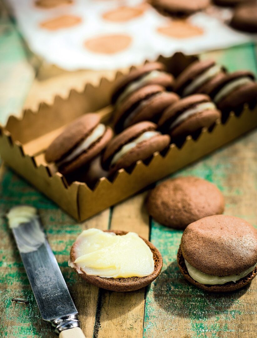 Easy Macarons Recipe | Easy Chocolate Macarons