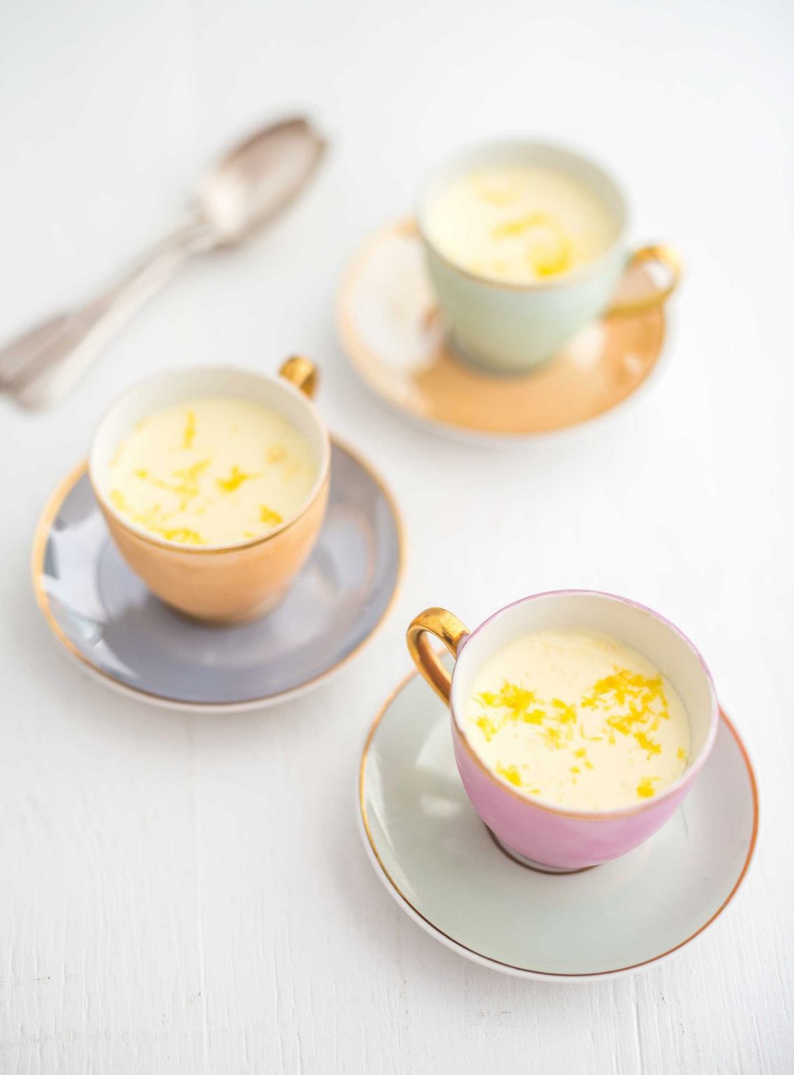 12 Irresistible Lemon Cakes and Bakes